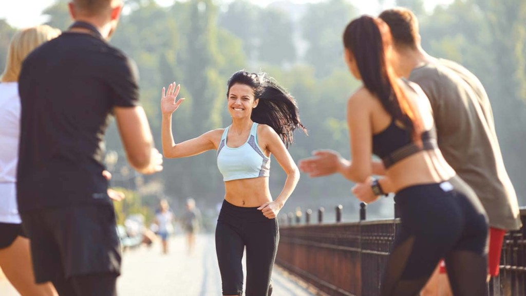 Running in the wind: 10 tips to make it easier - Running 101